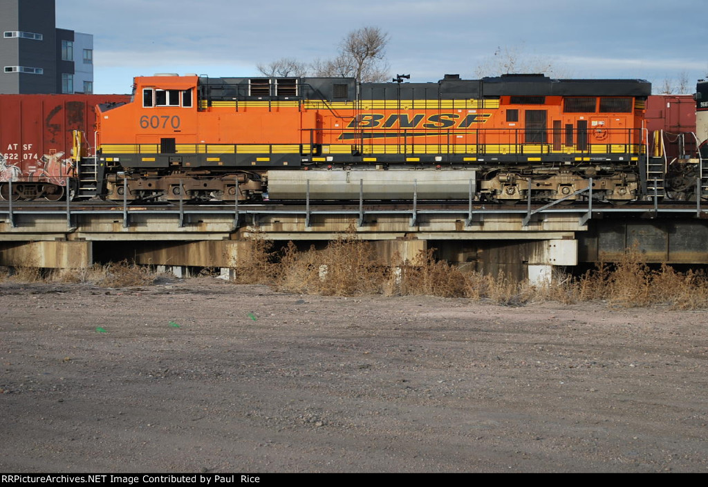 BNSF 6070